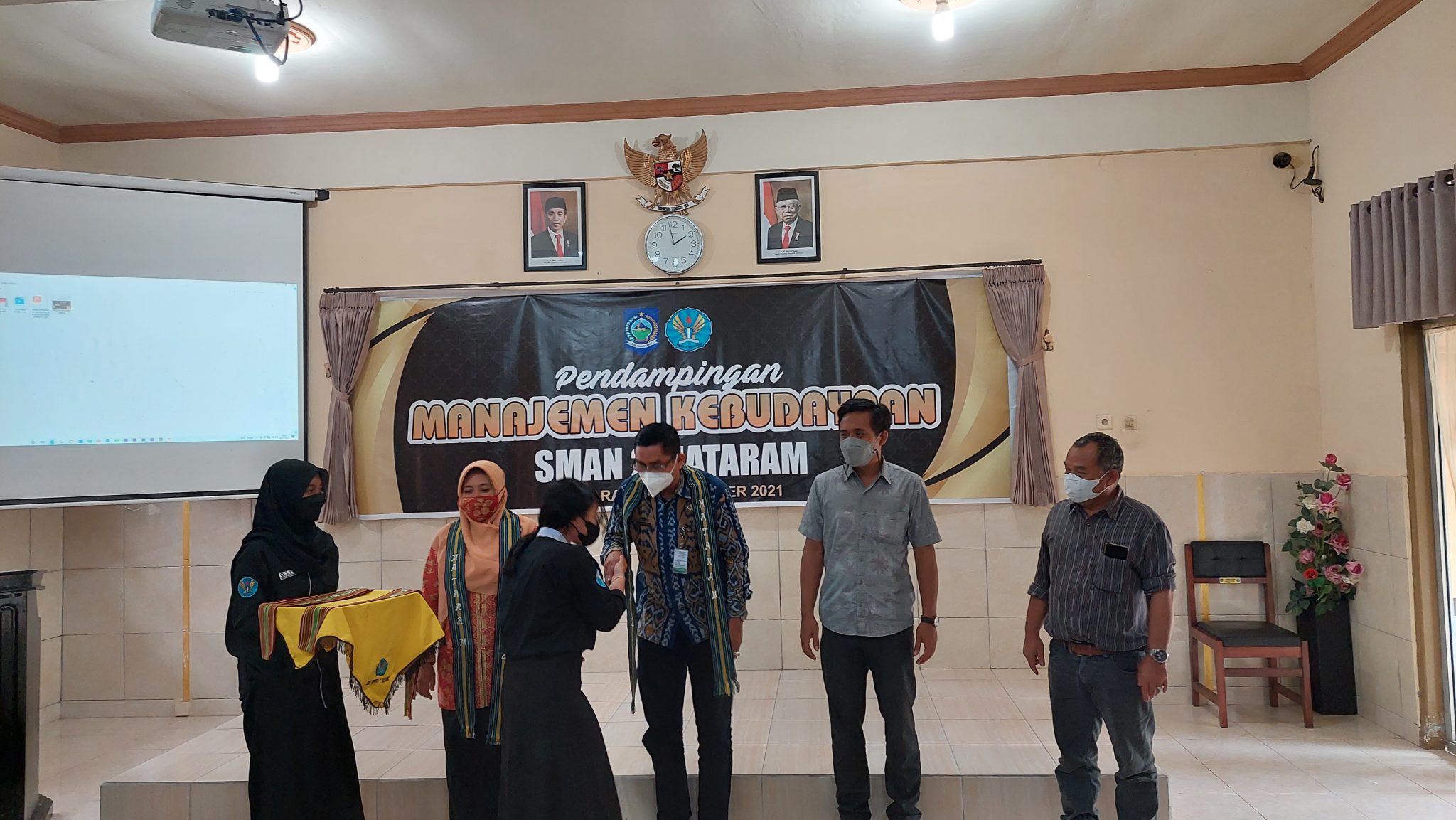 SMAN 2 MATARAM – CERDAS KREATIF DAN RELEGIUS